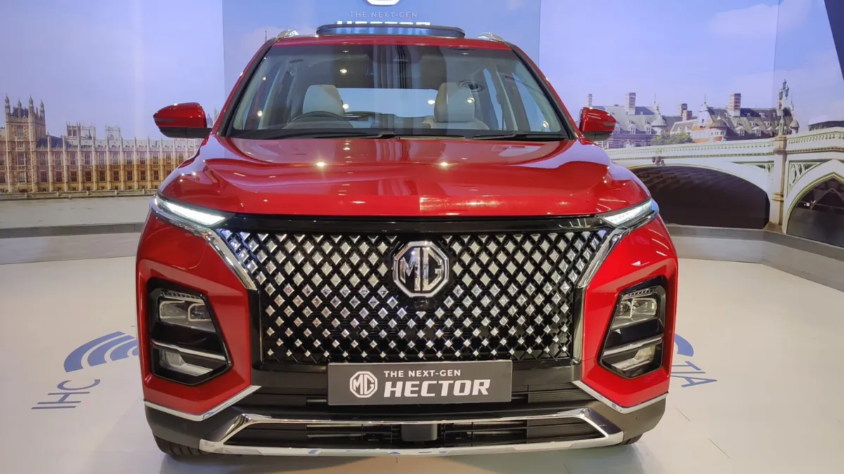 MG Hector 2025: Big, Bold, and Smartest SUV in Its Segment with a Giant ...